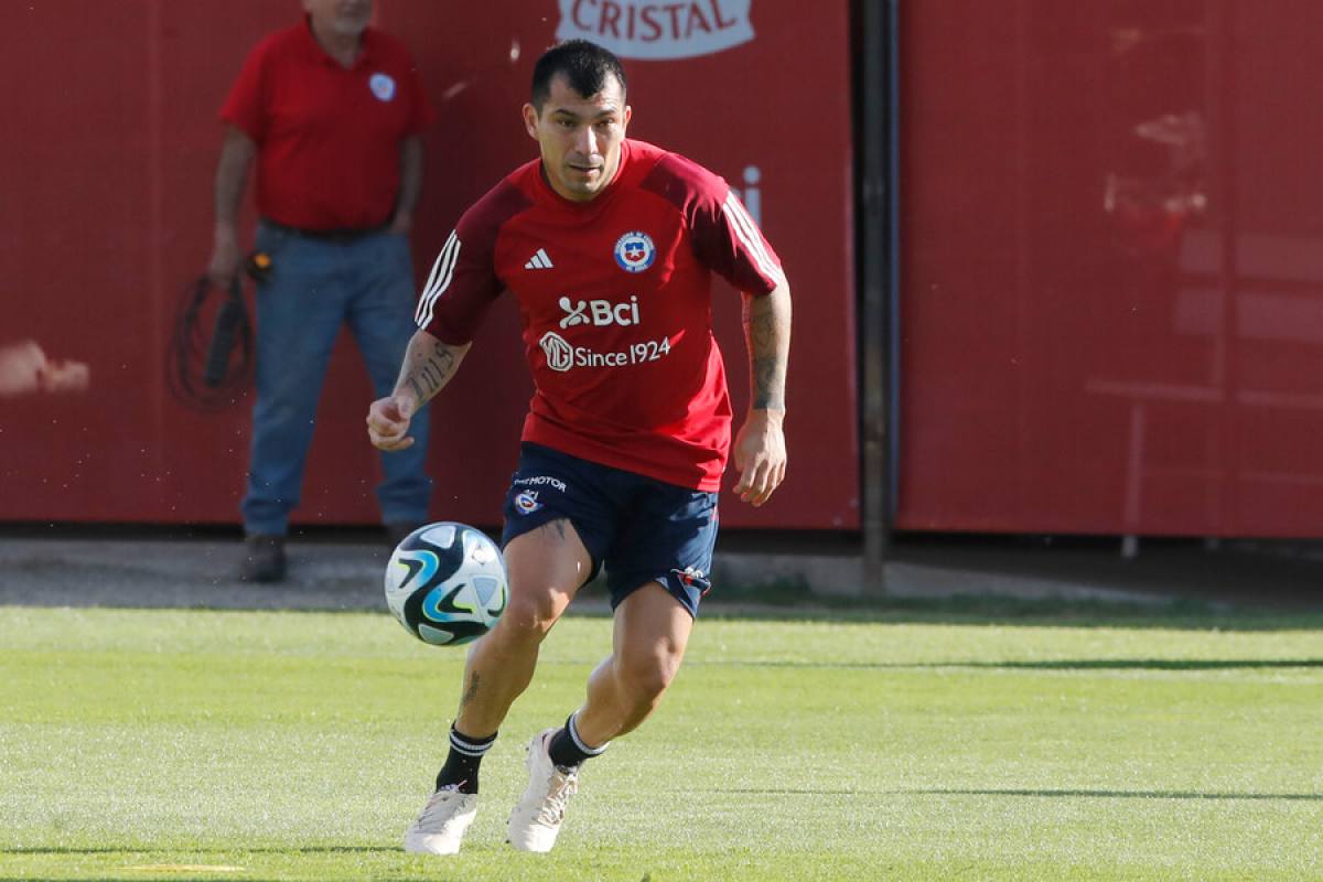 Gary Medel regresaría a la UC justo en plena Navidad